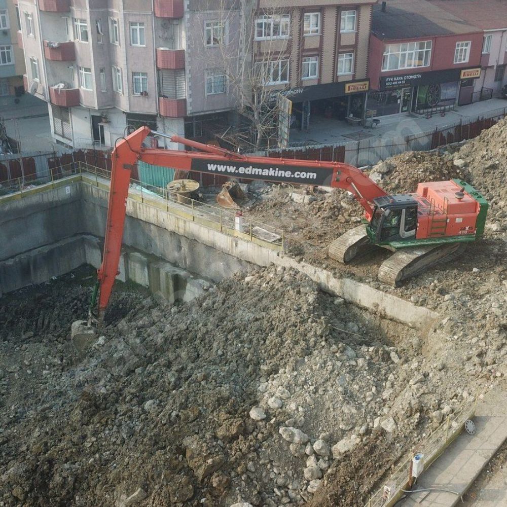 SUPER LONG REACH EXCAVATOR **25 METRE BOM** - santiyepazari.com